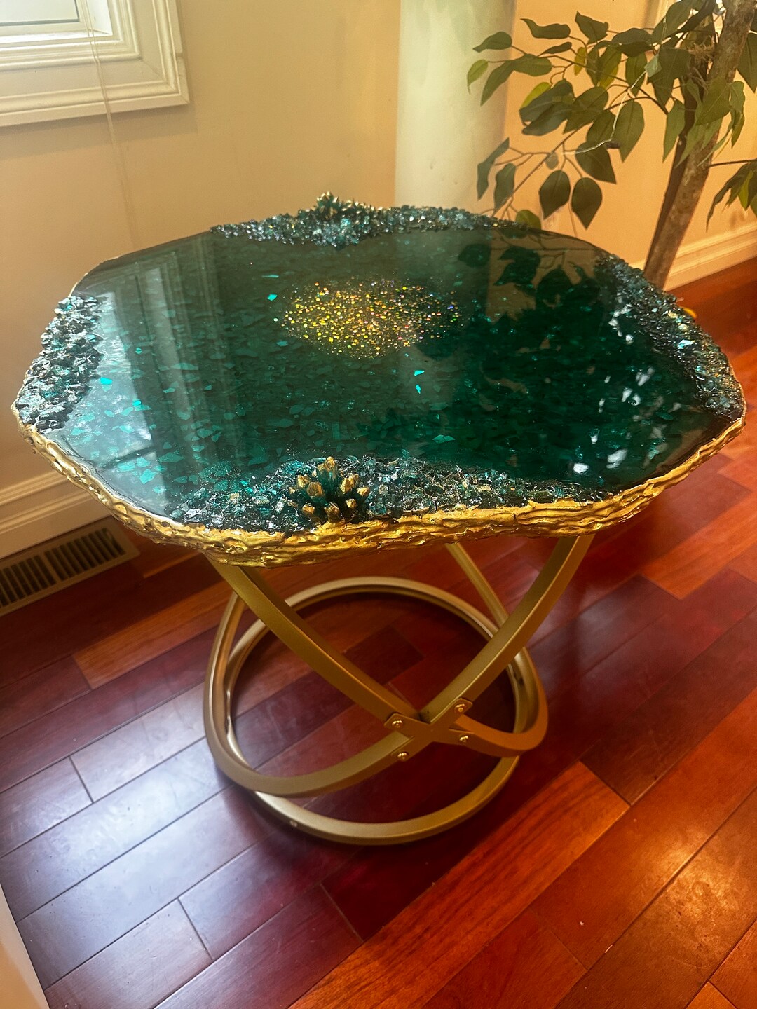Emerald Green & Gold Resin Geode Accent Table | Crystal Art Furniture ...