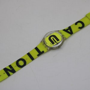 Reloj Swatch vintage 'Caution', GK224, 1996, funciona al 100 %, estado ...