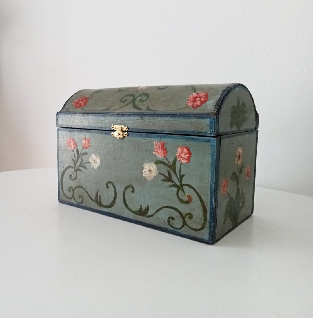 Small Old Hand-painted Wooden Chest From the Early 20th Century - Etsy