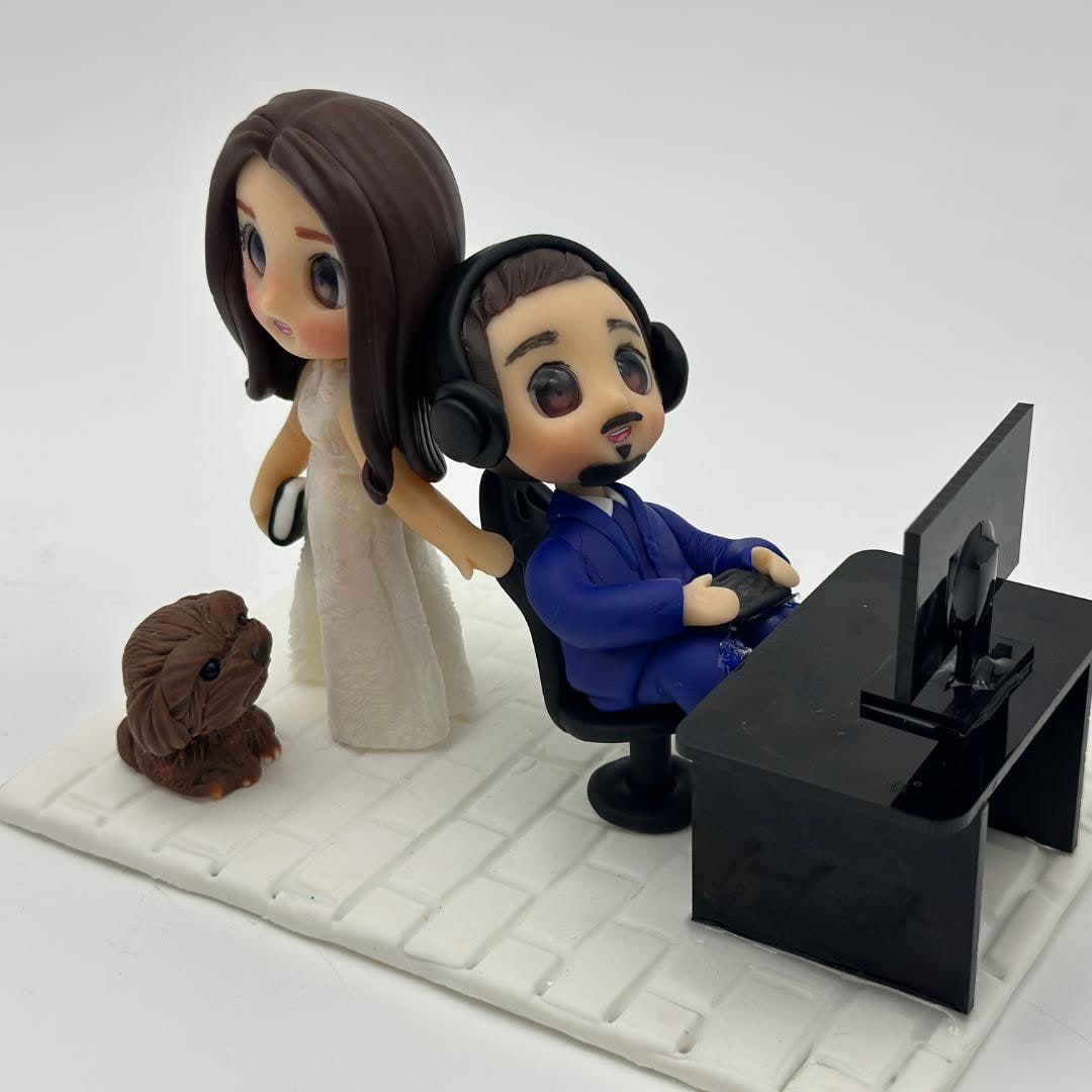 Gaming Wedding Cake Topper Custom Gamer Couple Figurine Bride Groom ...