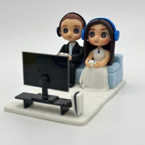 Gaming Wedding Cake Topper Custom Gamer Couple Figurine Bride Groom ...