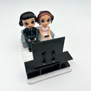 Gaming Wedding Cake Topper Custom Gamer Couple Figurine Bride Groom ...