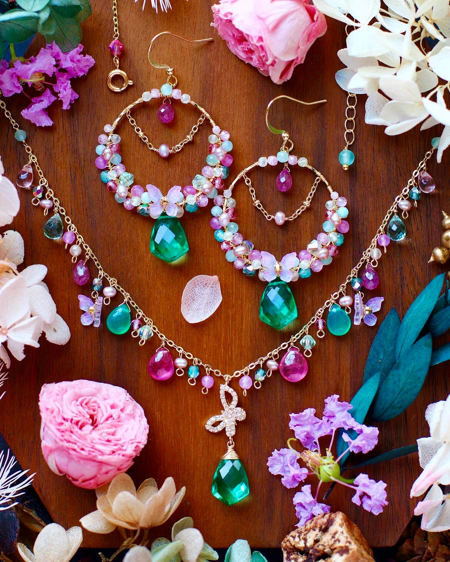 Emerald Quartz / Sapphire / Freshwater Pearl Cluster Floral Butterfly ...