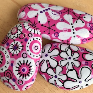 Set of 3 Hand-painted Stones · Pretty Pink Kindness Rocks · 360 Degree ...