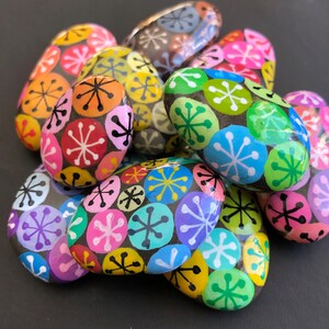 10 Small Colorful Starburst Hand-painted Stones Kindness - Etsy