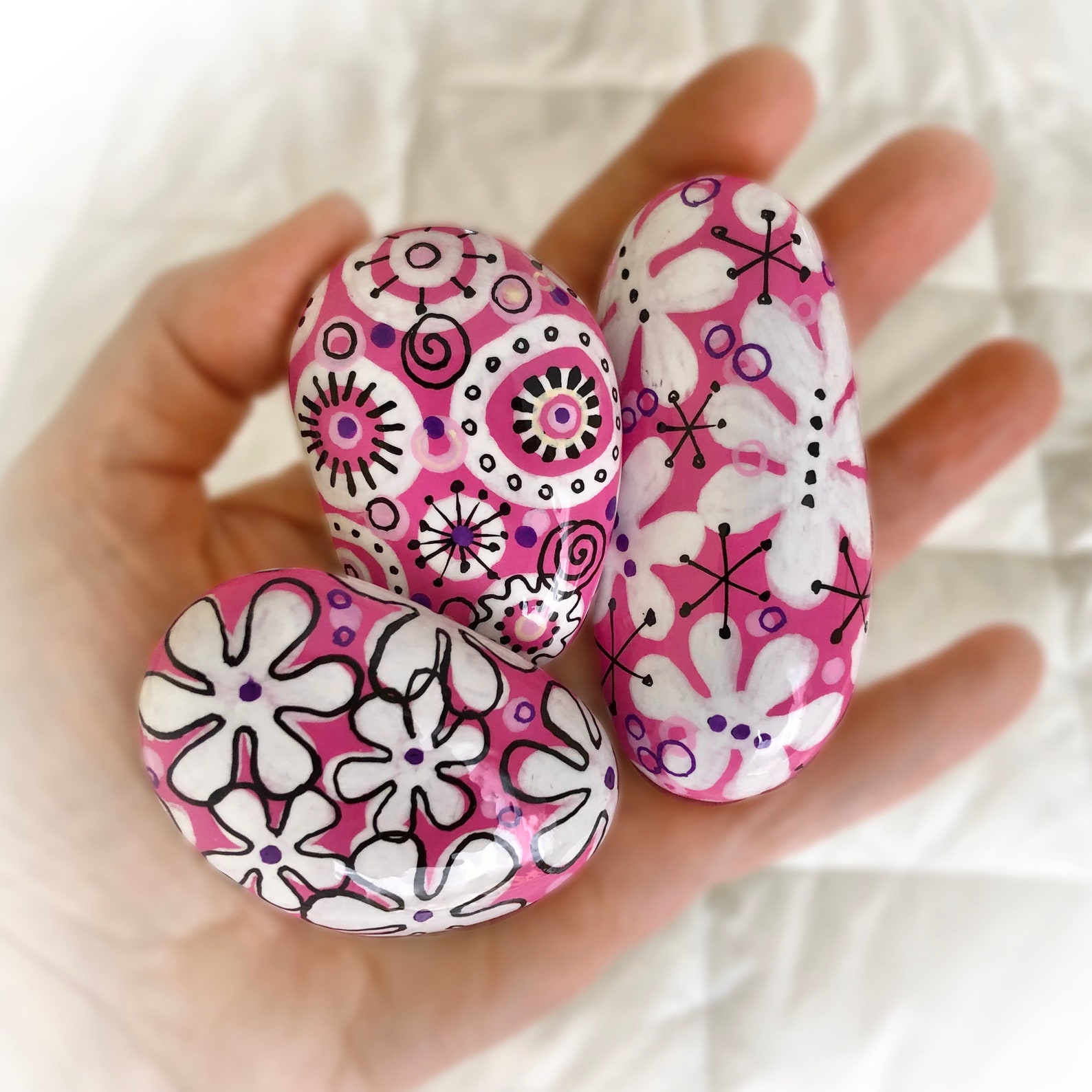 Set of 3 Hand-painted Stones Pretty Pink Kindness Rocks - Etsy