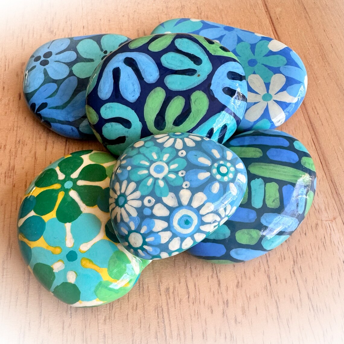 Creative Hand-painted Stones in a Cotton Drawstring Bag · 6 Kindness ...