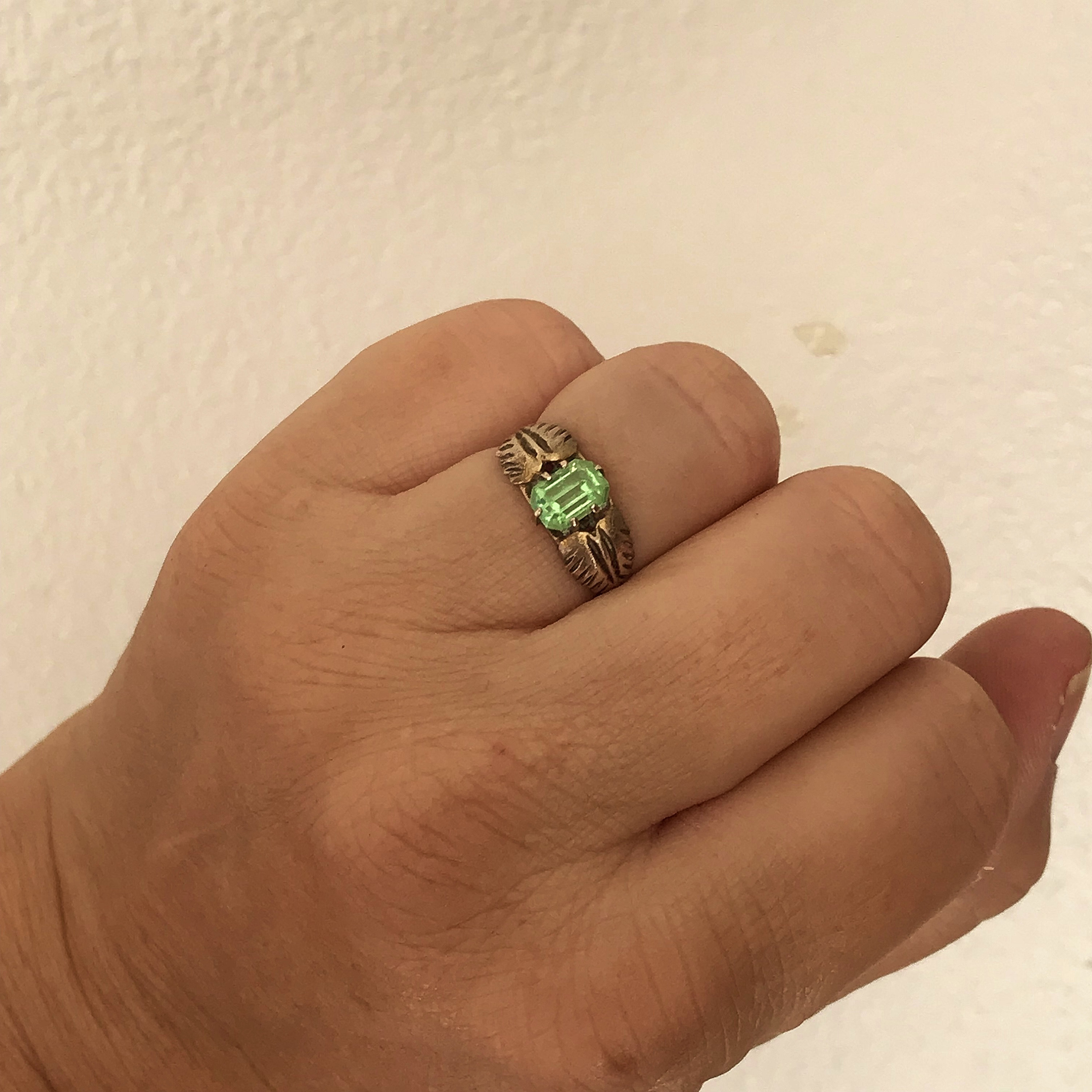 10k GOLD GREEN Stone RING, 2 Leaves, Antique Victorian Ring, Emerald ...