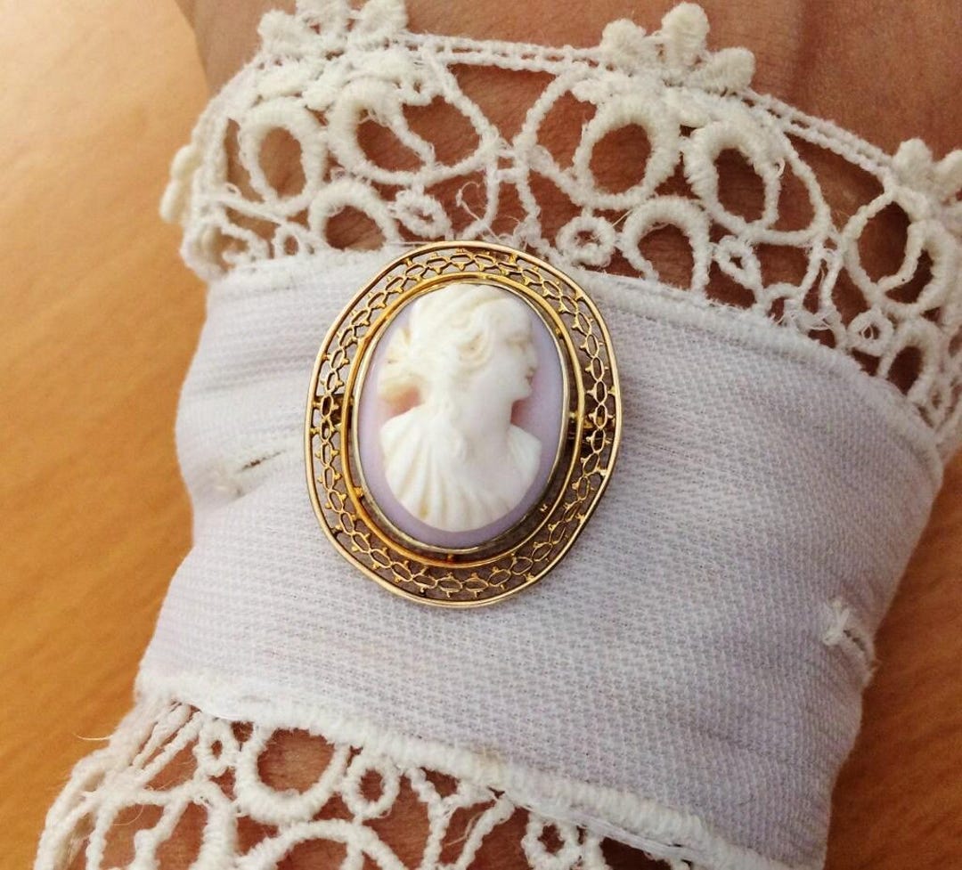 10k CONCH Shell CAMEO Pin, Antique Gold Filigree Brooch, White and Pink ...