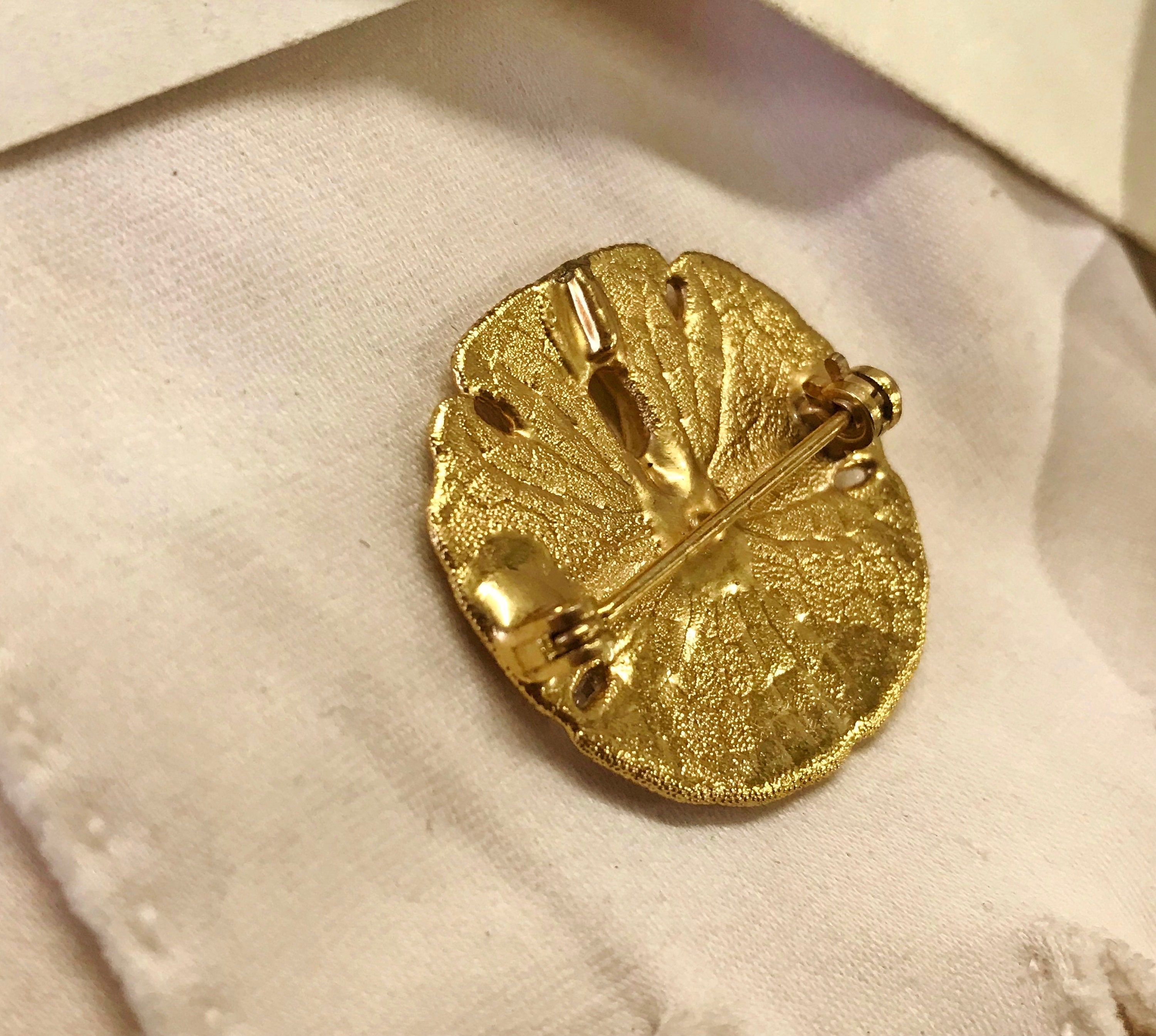SAND DOLLAR PIN Vintage 1970's Jewelry Costume Jewelry - Etsy