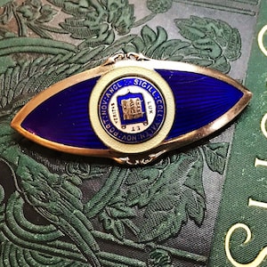 Yale University Coat of Arms - Etsy