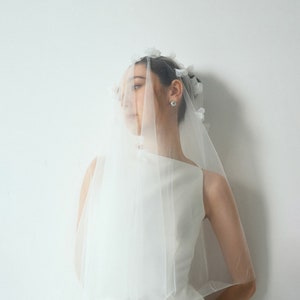 Short Wedding Veil With Flower / Custom Veil / 3D Flower White Veil ...