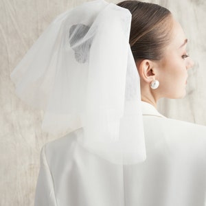 Short Wedding Veil / Custom Veil / White Veil / Bridal Veil / Reception ...