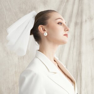 Short Wedding Veil / Custom Veil / White Veil / Bridal Veil / Reception ...