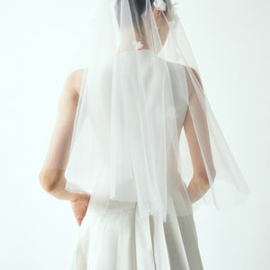 Short Wedding Veil With Flower / Custom Veil / 3D Flower White Veil ...
