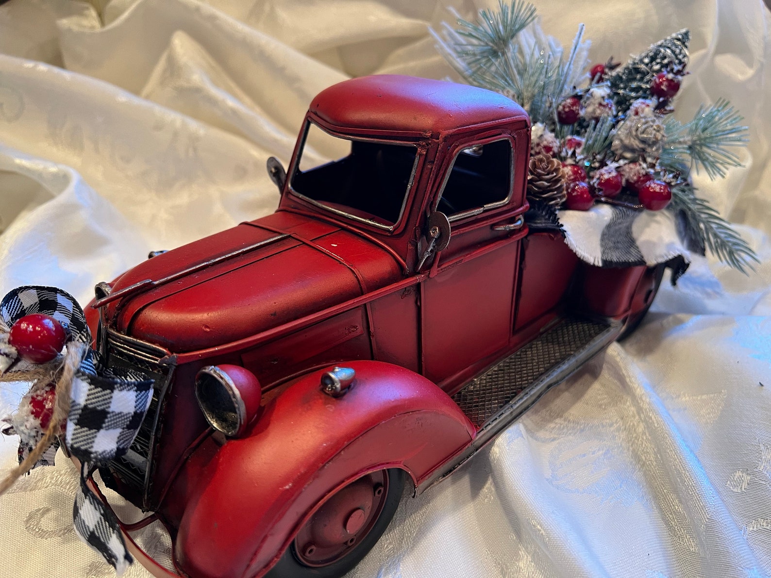 Winter Christmas Red Truck, Red Metal Winter Farmhouse Truck, Vintage ...