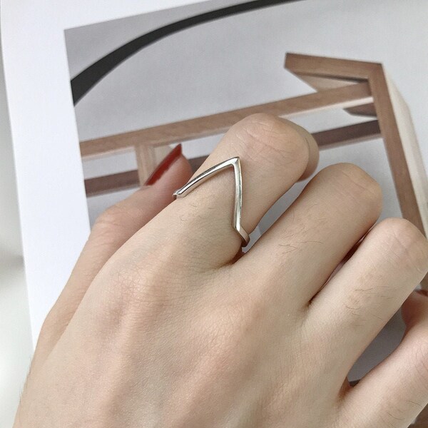 V Shape Ring - Etsy