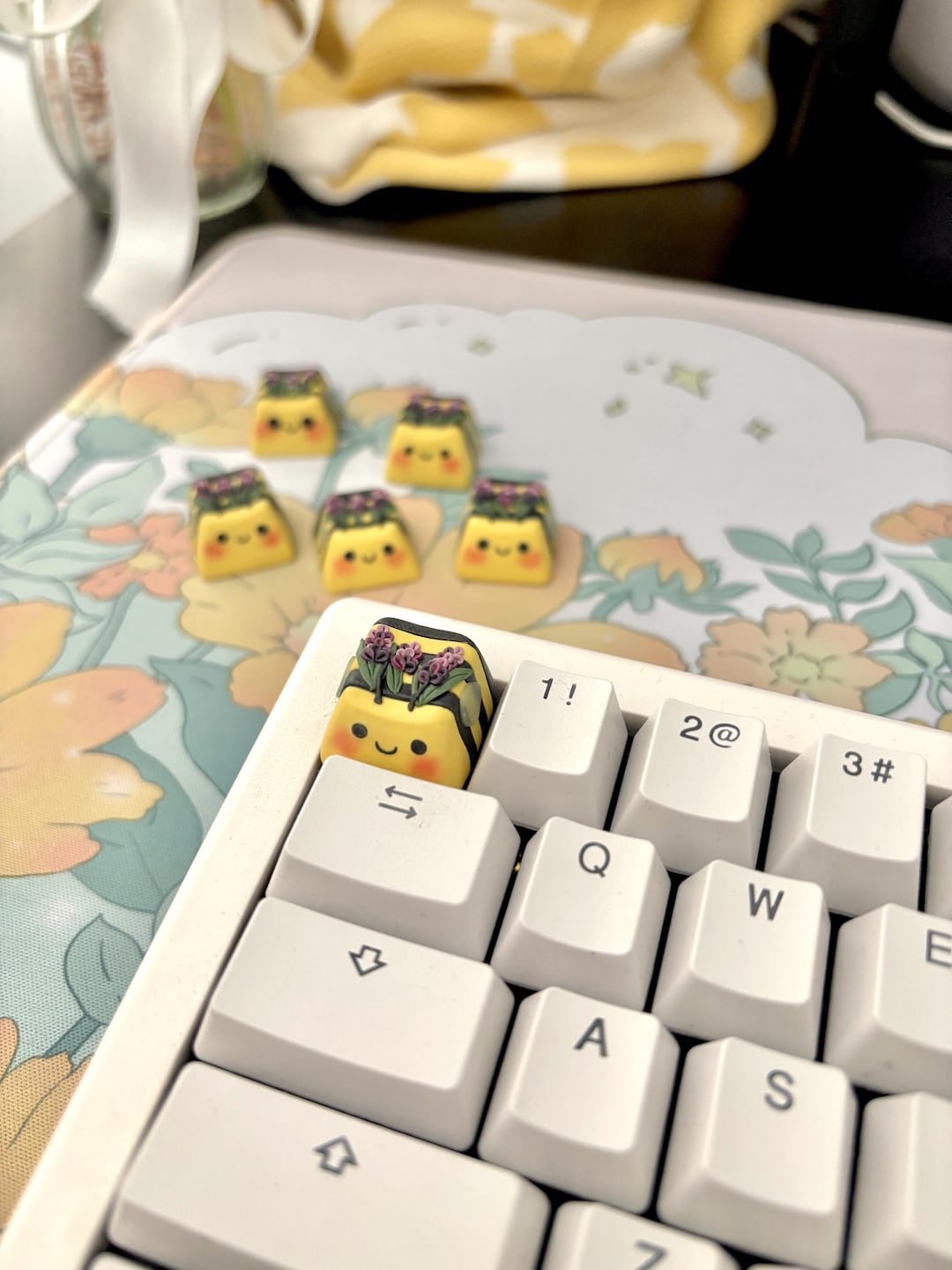 Cute Honey Bumble Bee Lavender Flowers Keycap for MX Cherry Switches R4 ...