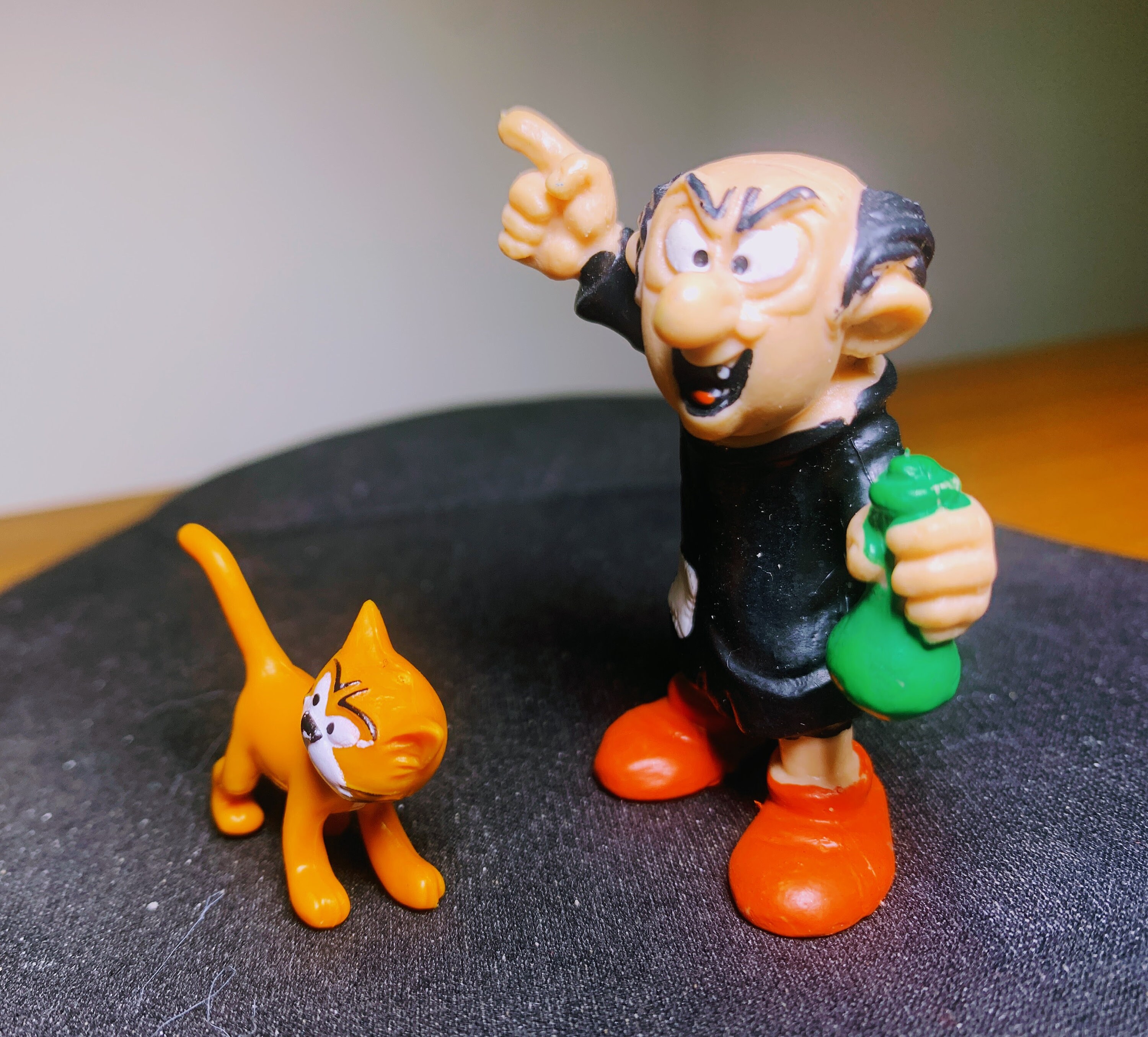 2.0232-11 From the Blue Star Series Rare 20232 Gargamel Pointing Smurf ...