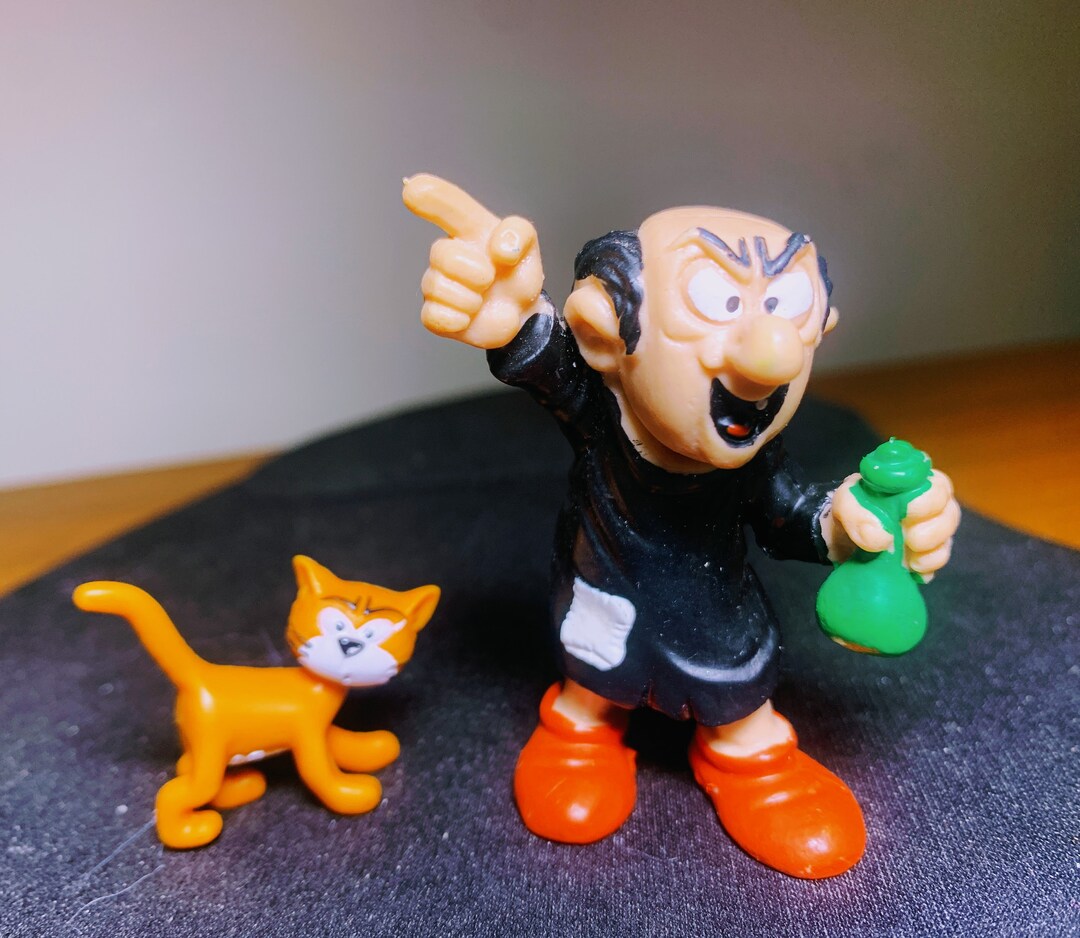 2.0232-11 From the Blue Star Series Rare 20232 Gargamel Pointing Smurf ...