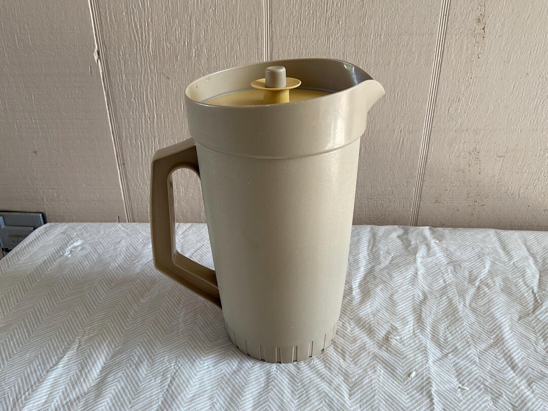 Tupperware One Half Gallon Pitcher With Sealing Lid - Etsy