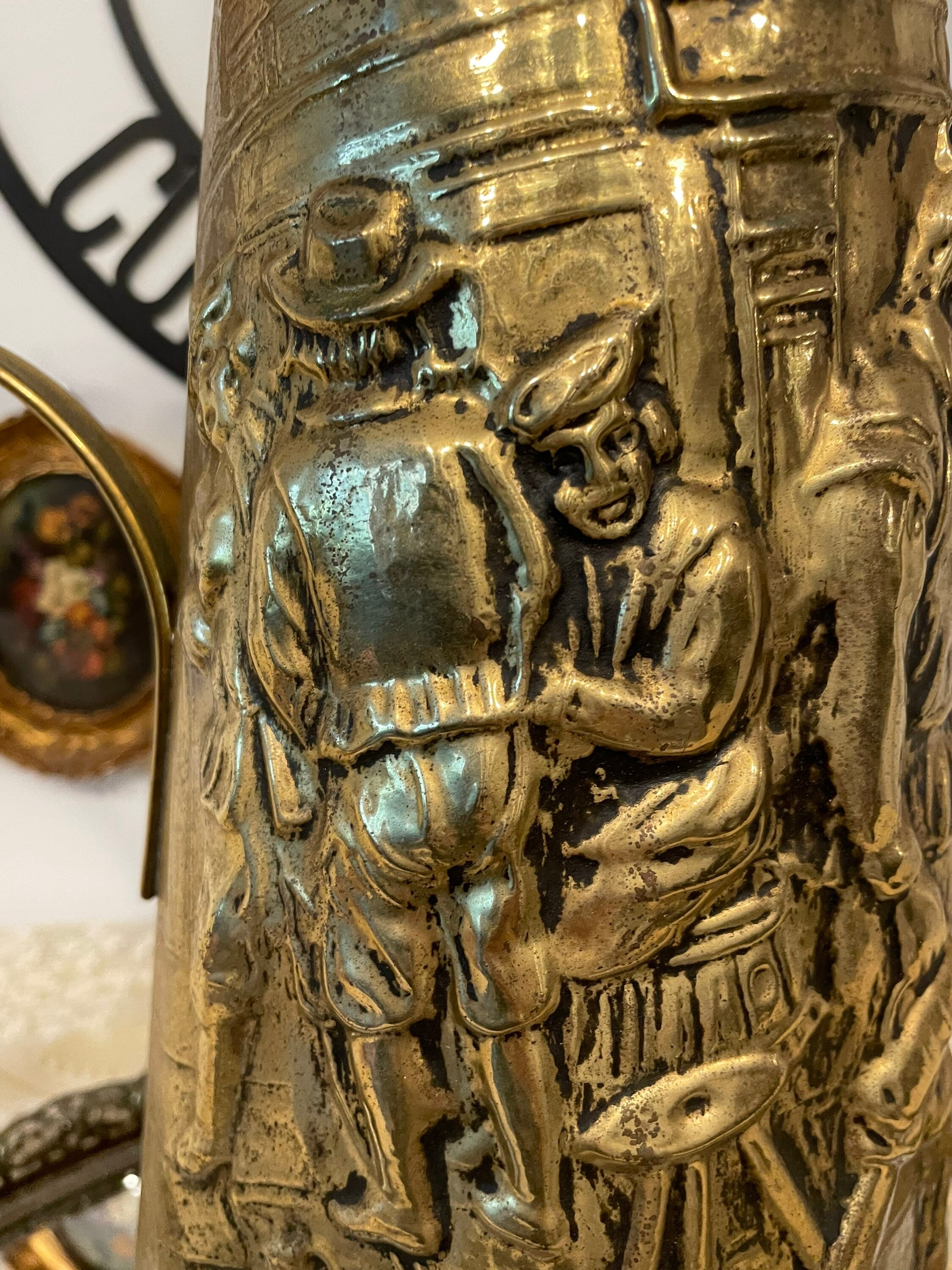 Vintage Brass Elpec Pitcher Embossed COLONIAL PUB SCENE Fire Hearth ...