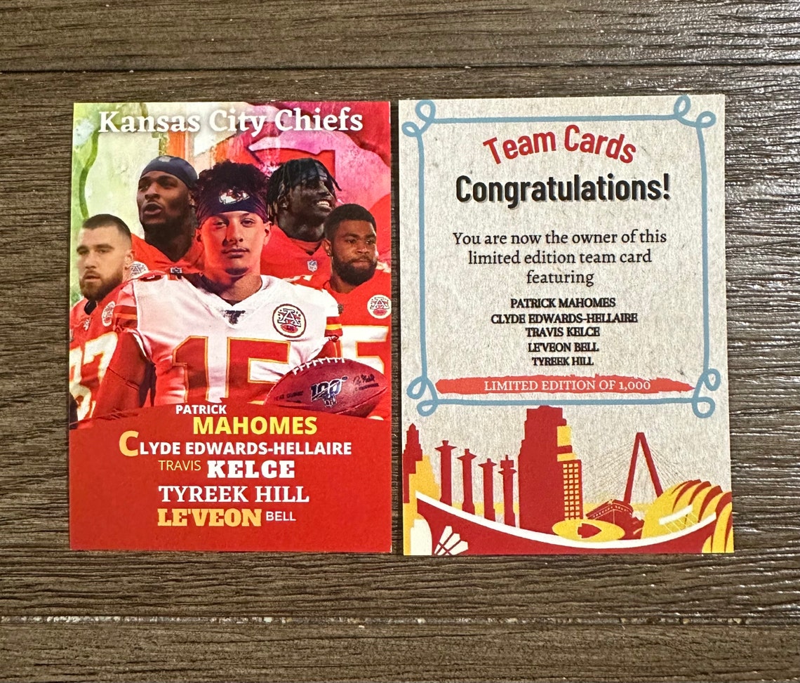Lot of 25, Kansas City Chiefs Team Card Featuring Patrick Mahomes and ...