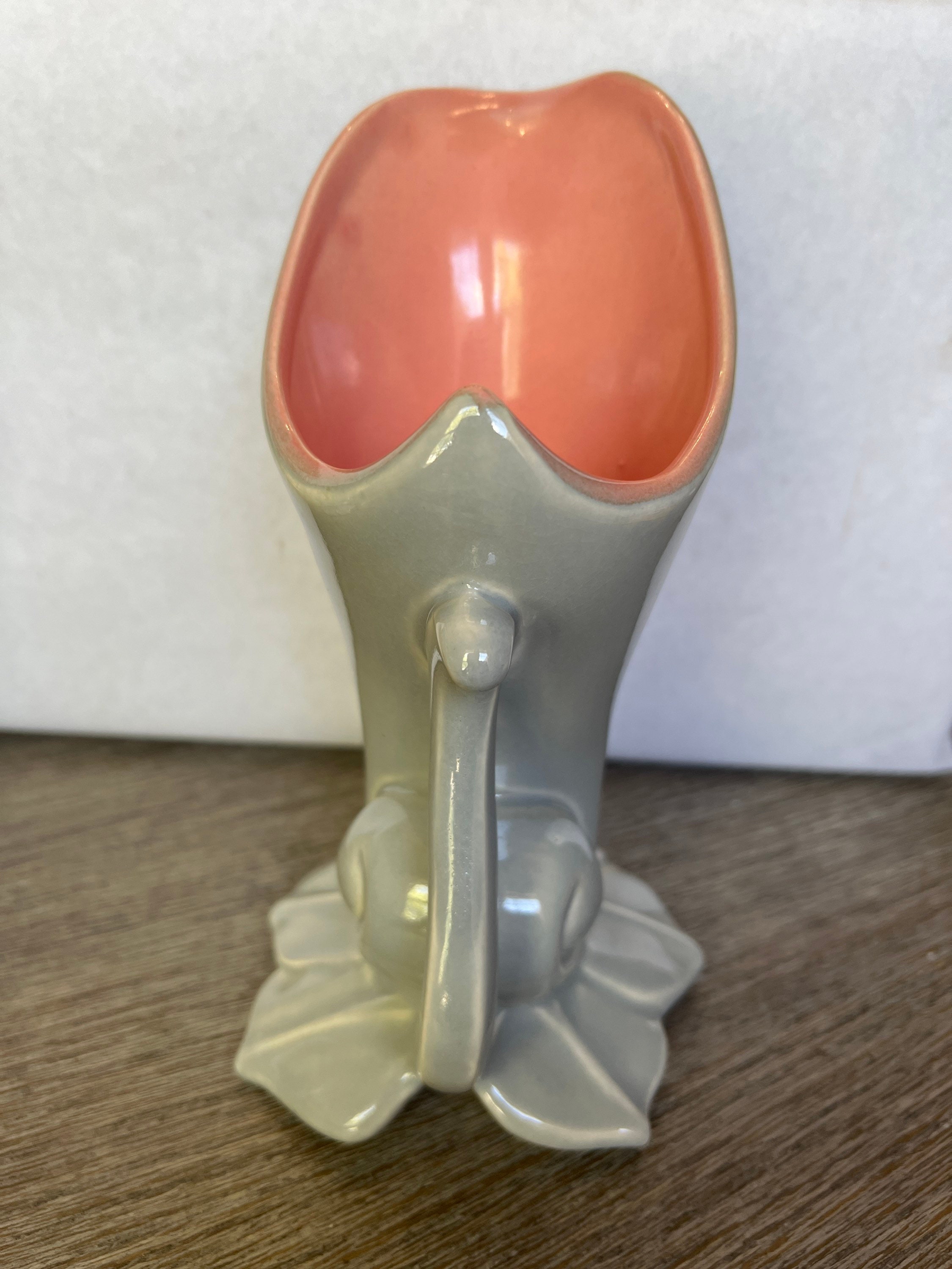 A Pair of Vintage Red Wing USA Pottery Vase #1356 Art Deco Cornucopia ...