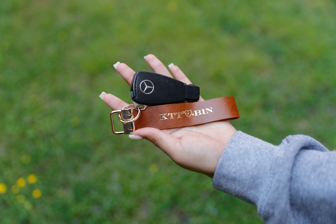 Personalized Leather Keychain. Custom Leather Keychain. Leather Keyring ...