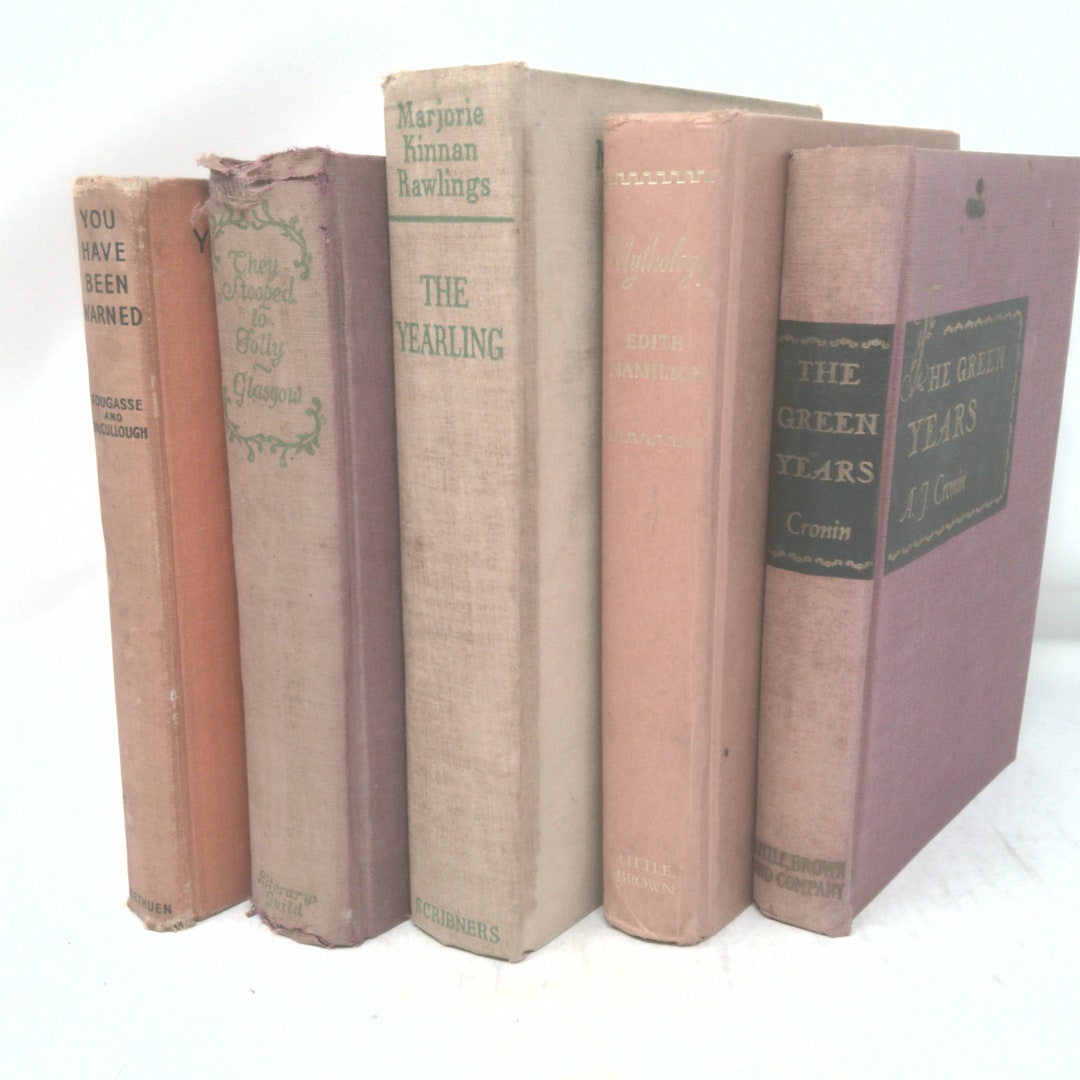 Vintage Book Set With Featured Title | the Yearling by Marjorie Kinnan ...