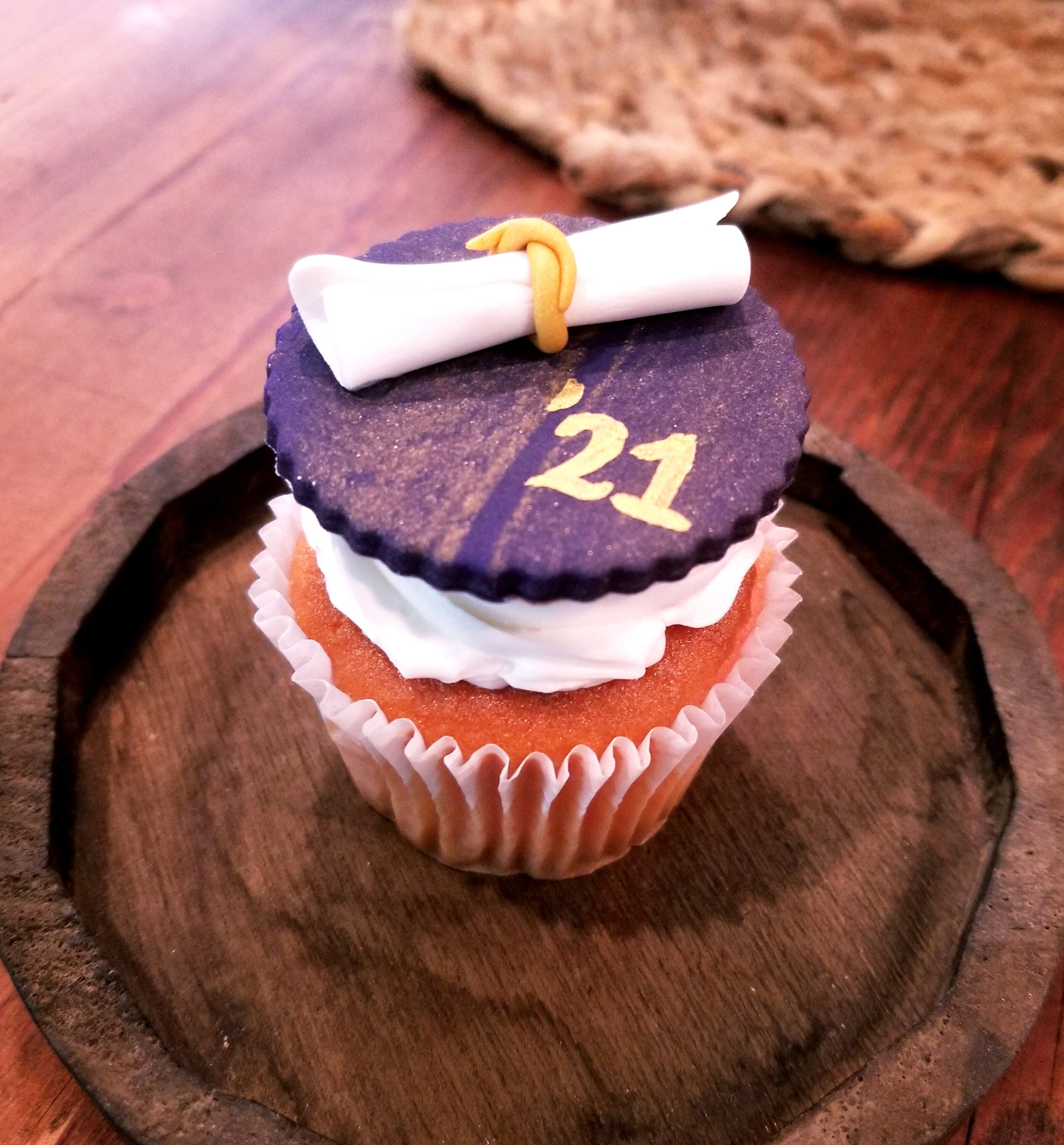 Custom Edible Graduation Cap and Scroll Fondant Cupcake - Etsy Canada