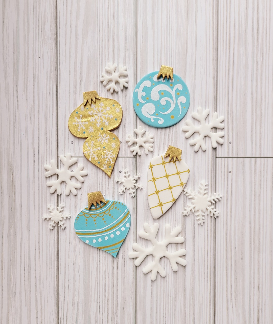 Custom Edible Flat Fondant Christmas Tree Ornament Cake & Cupcake ...