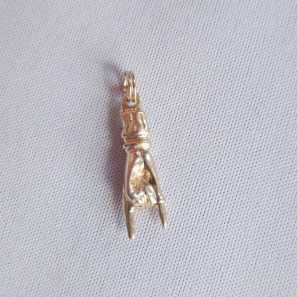 Vintage Mano Cornuto Charm - Etsy