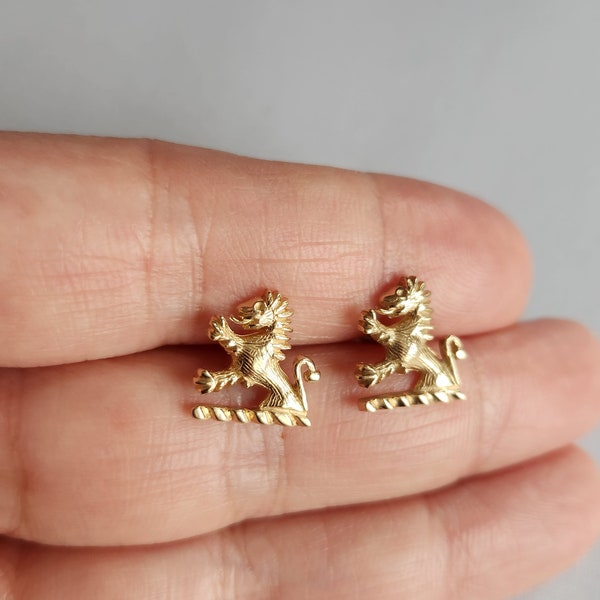 Solid Gold Lion Stud Earrings - Etsy