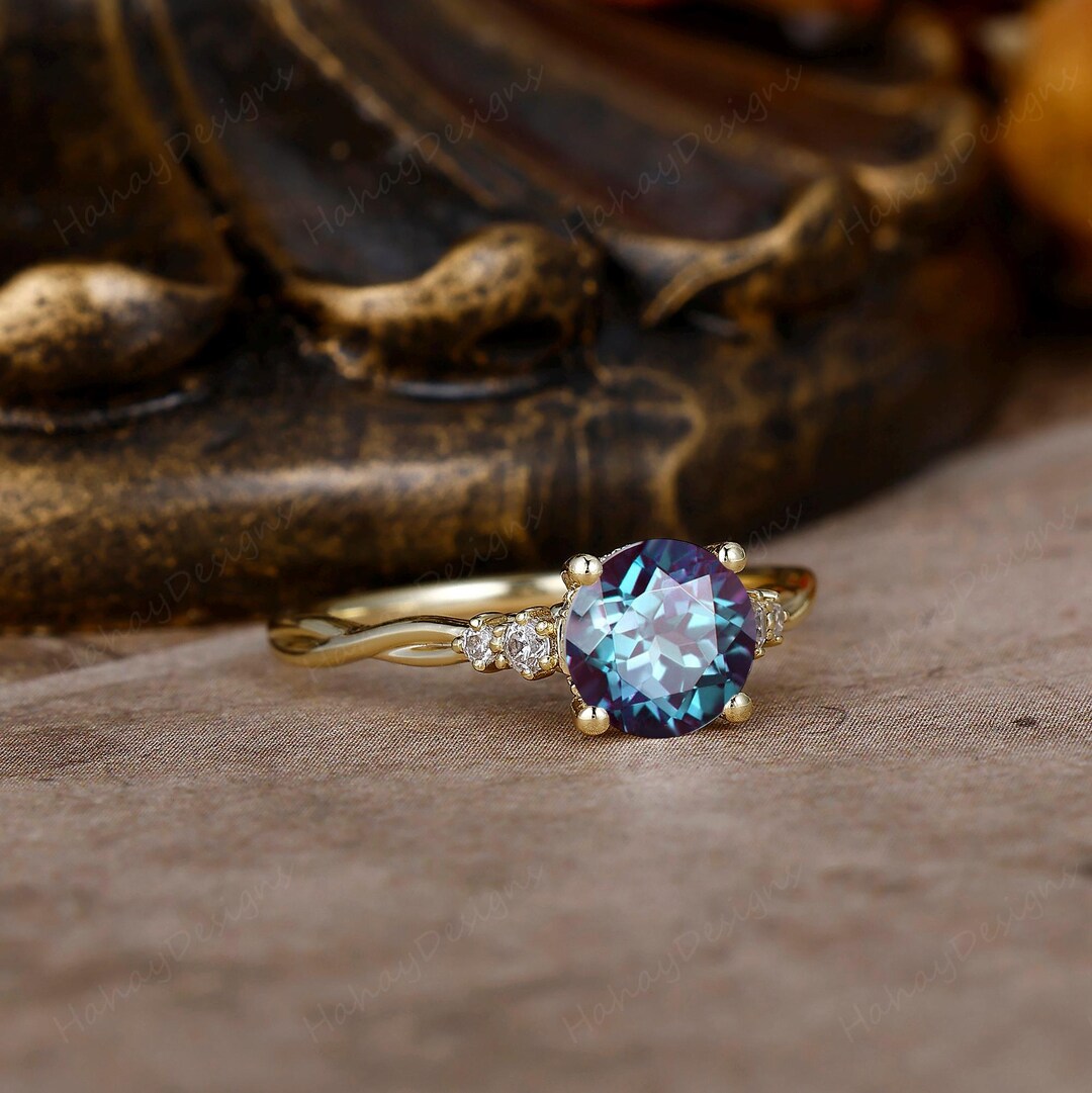 Vintage Alexandrite Ring, Elegant Design Ring, June Birthstone, Promise ...