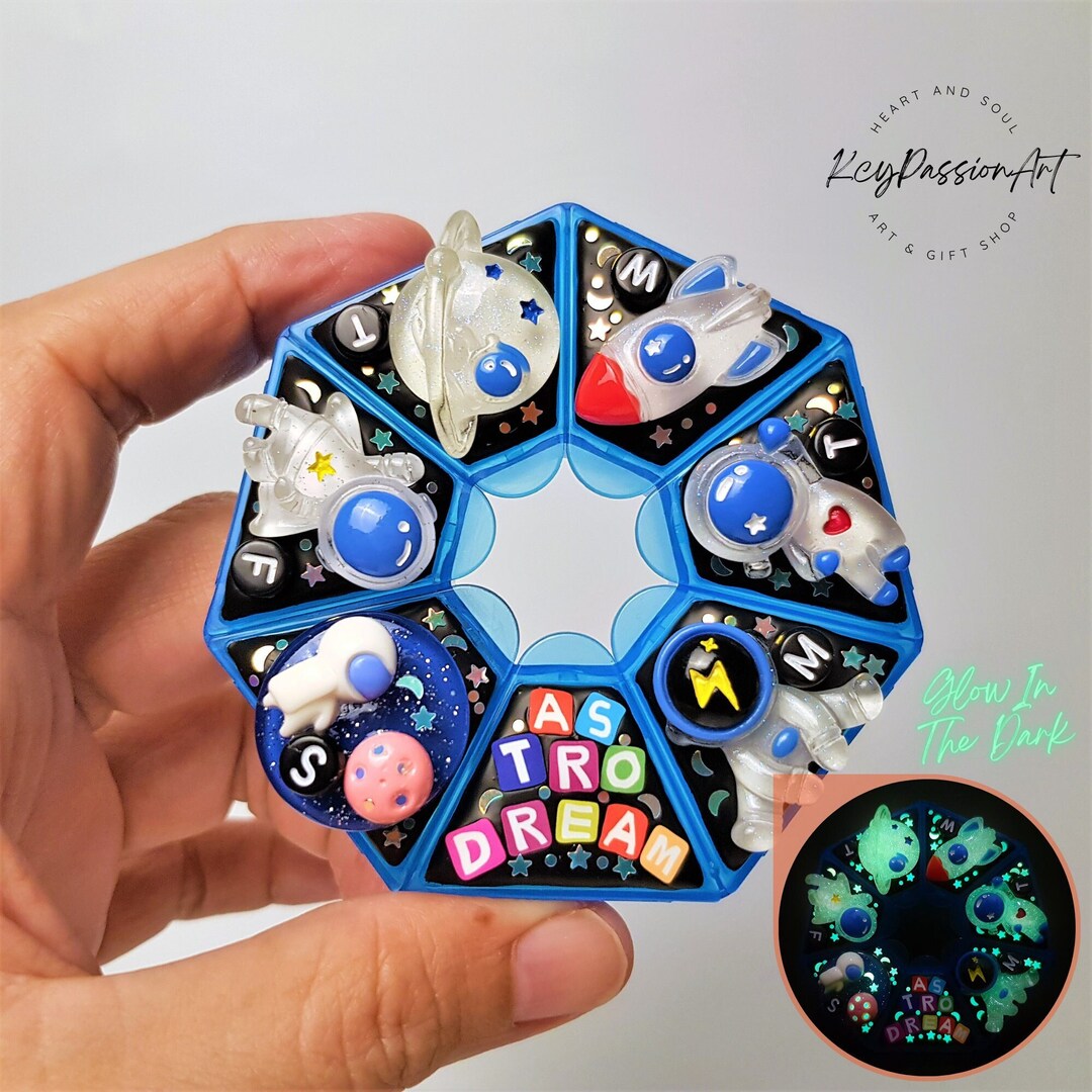 7 Day Pill Organizer 'astro Dream' Pill Box, for Medicine Vitamin ...