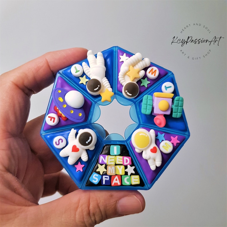 Space Theme 7-day Pill Organizer, Medicine Travel Pill Box - Etsy