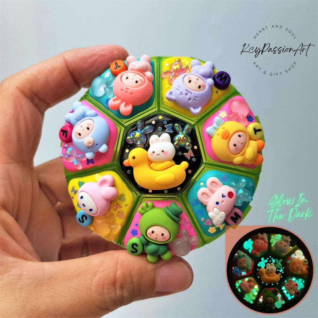 7 Day Pill Organizer 'glowy & Kawaii' Cute Pill Box, Medicine Vitamin ...