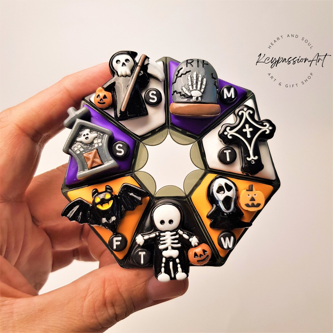 7 Day Pill Organizer 'funny Spooky Creepy Moment' Pill Box, Medicine ...