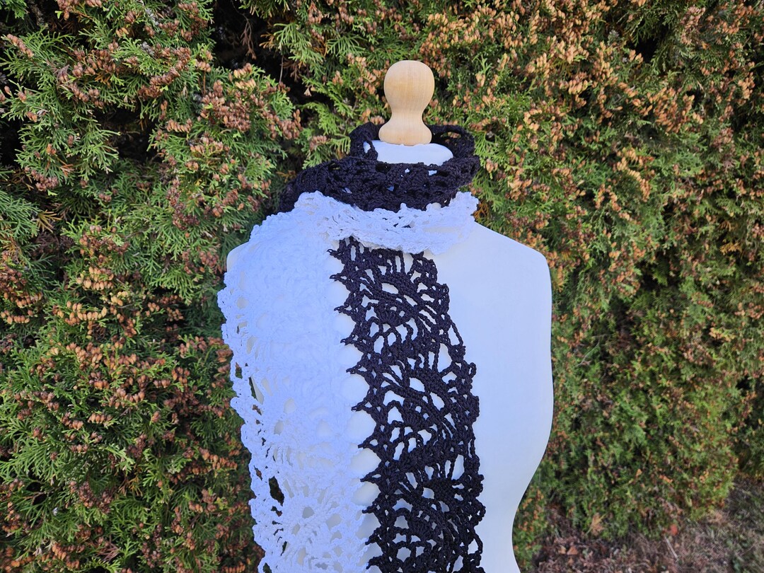 CROCHET PATTERN Skulls Scarf, Creepy Cute Neck Warmer for Goth Women ...