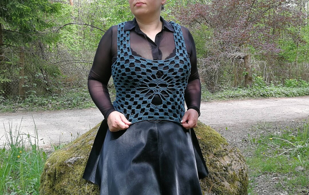 Crochet Gothic Skull Crop Top Pattern, Alt Bralette (PDF Pattern) - Etsy
