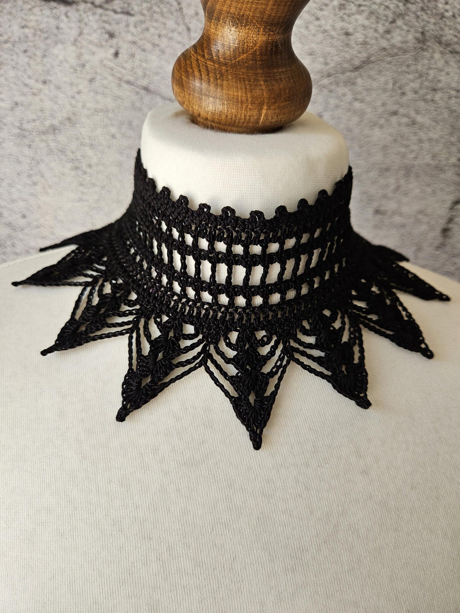 Crochet Goth Victorian Collar Pattern, High Neck Choker (PDF Pattern ...