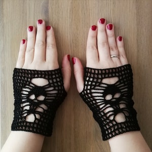 CROCHET PATTERN Gothic Crochet Fingerless Gloves, Black Lace Short Arm ...