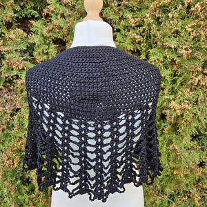 CROCHET PATTERN to Make Gothic Vampire Cape, Spiderweb Capelet for ...