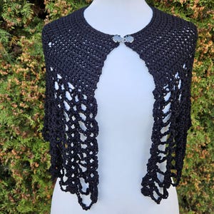 CROCHET PATTERN to Make Gothic Vampire Cape, Spiderweb Capelet for ...