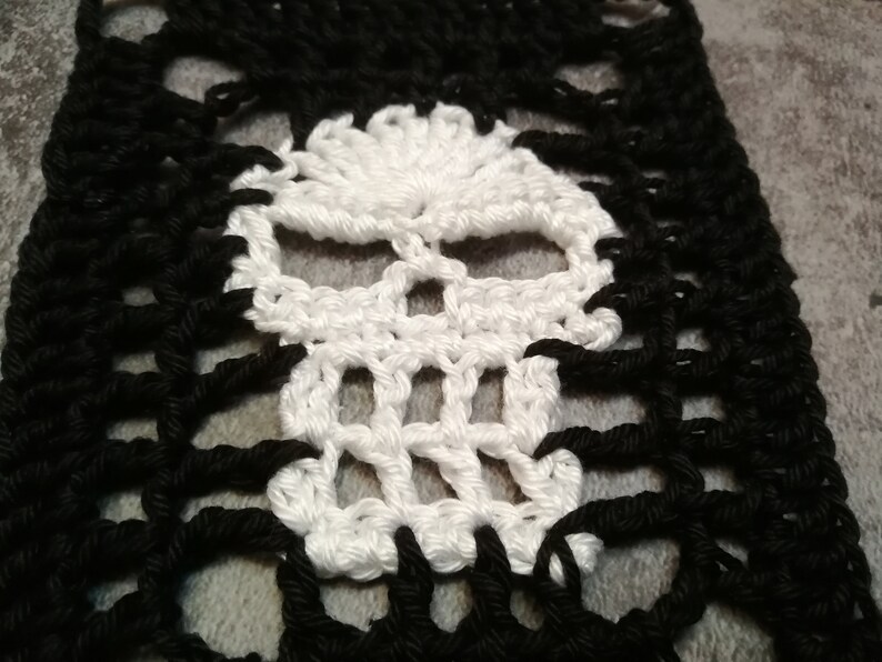 Skull Granny Square Crochet Pattern, Goth Halloween Motif (PDF Pattern ...