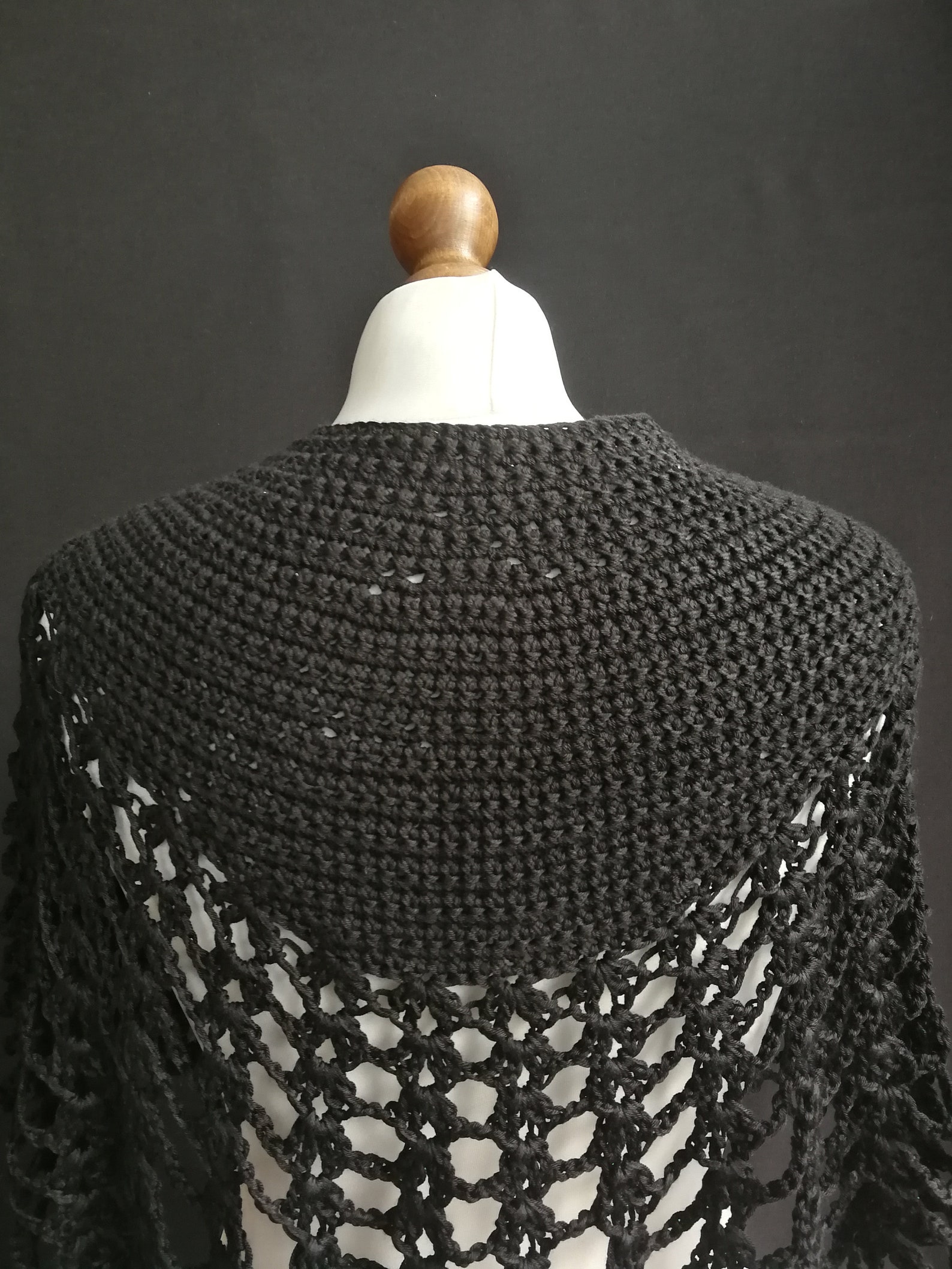 CROCHET PATTERN to Make Gothic Vampire Cape Spiderweb Capelet - Etsy UK