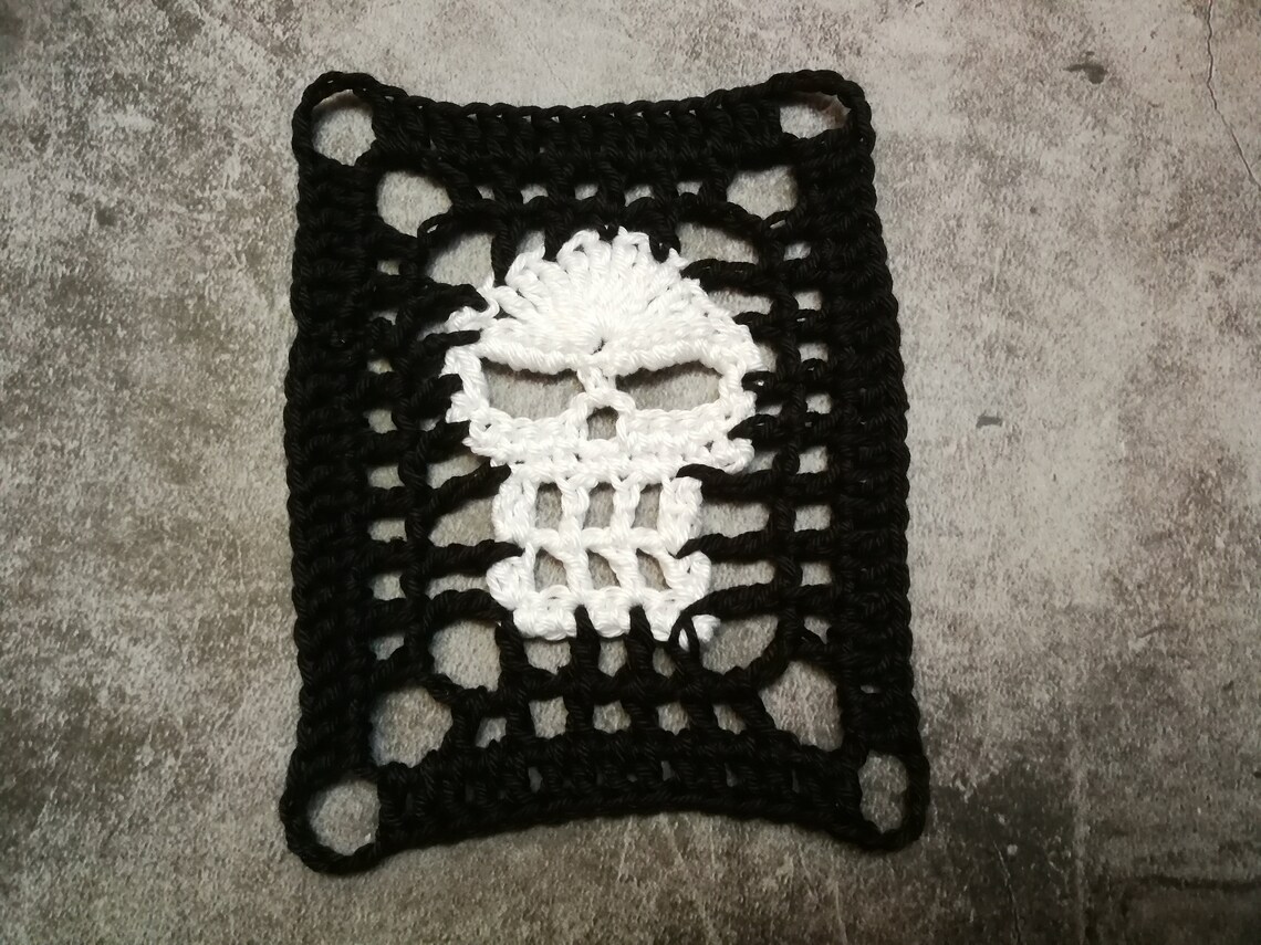 Skull Granny Square Crochet Pattern, Goth Halloween Motif (PDF Pattern ...