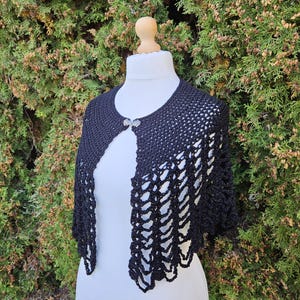 CROCHET PATTERN to Make Gothic Vampire Cape, Spiderweb Capelet for ...