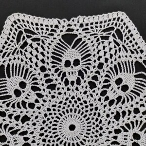 CROCHET PATTERN and Photo Tutorial on How to Make Goth Skull Lace Doily ...